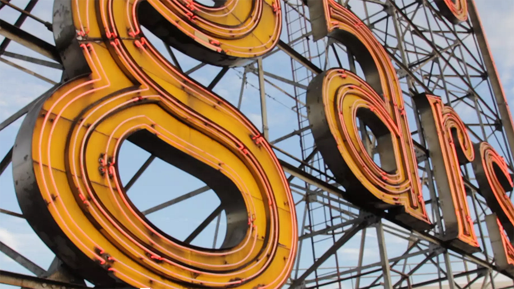 Up Close and Personal With the Domino Sugars Sign - Baltimore Magazine