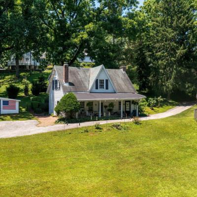 Featured Home: 1919 Ruxton Road - Baltimore Magazine