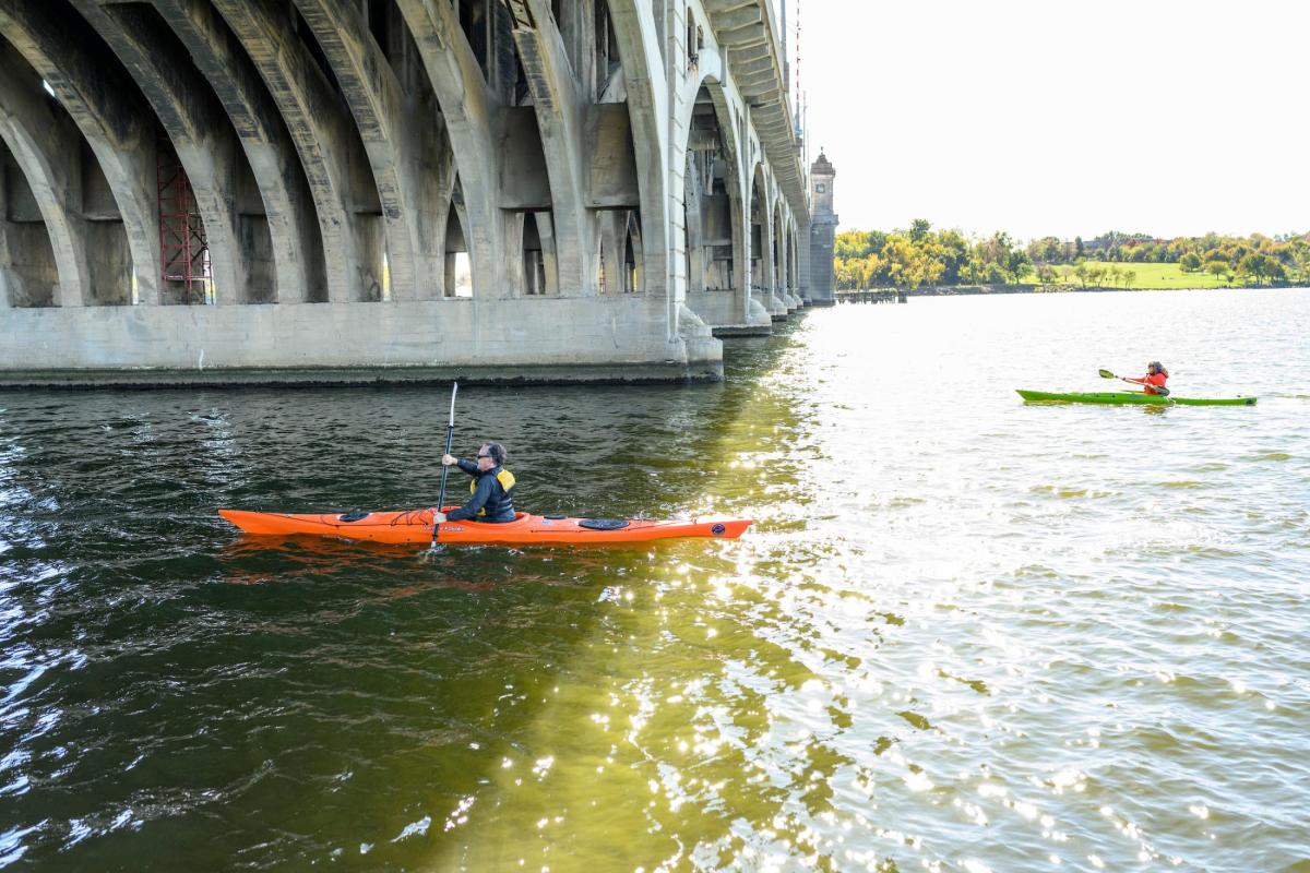 The Canton Kayak Club Wants Baltimoreans on the Water