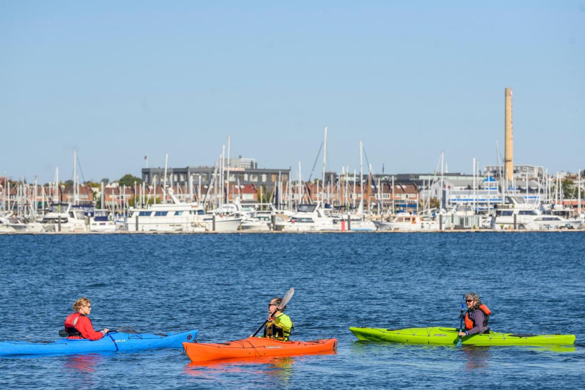The Canton Kayak Club Wants Baltimoreans on the Water