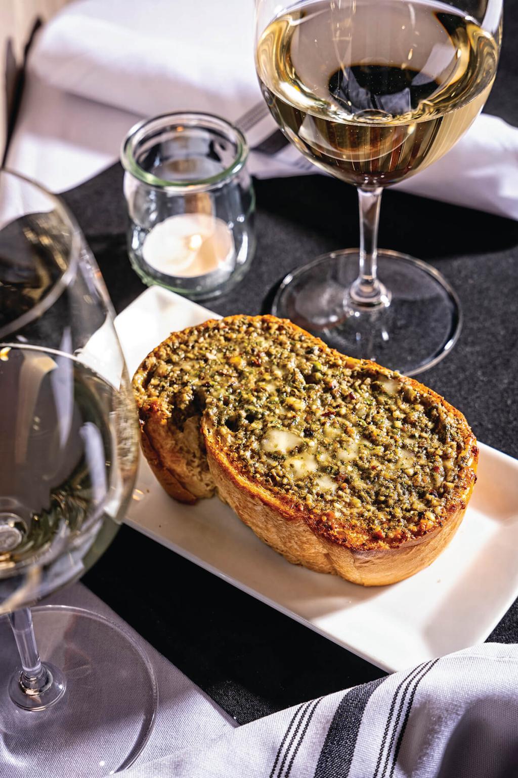 With Plenty of Booze and Butter, Peter’s Inn is Quintessential Baltimore