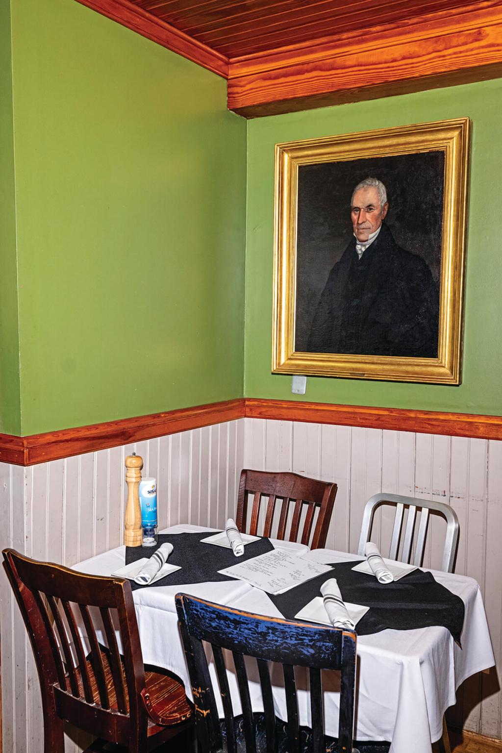 With Plenty of Booze and Butter, Peter’s Inn is Quintessential Baltimore