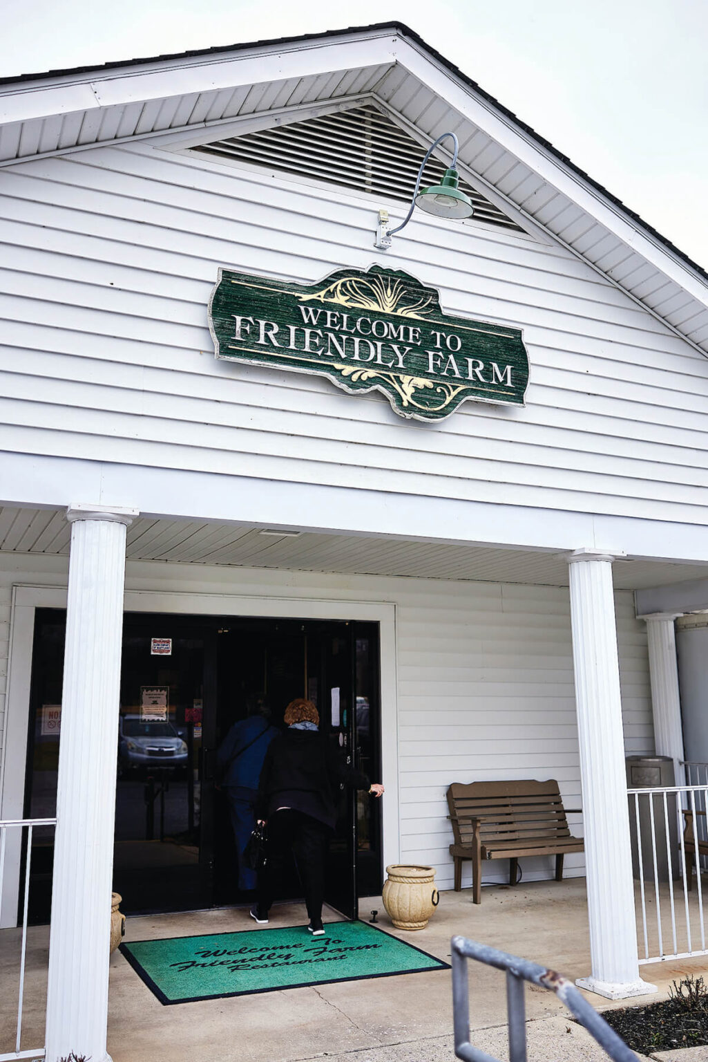 How Friendly Farm Restaurant Became a Fixture for No-Frills, Family ...